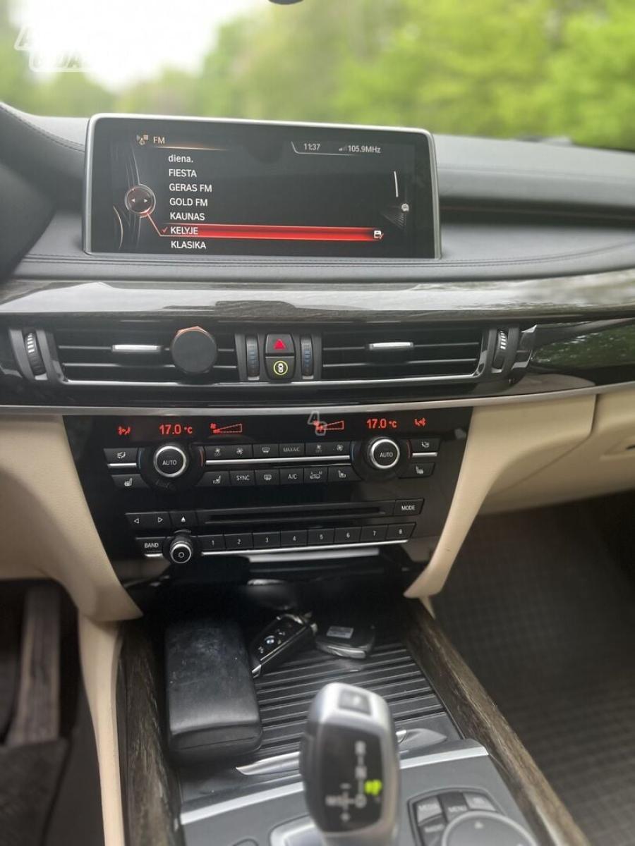 BMW X5 2016 in Kaunas, with an engine capacity of 3.00 L and mileage of 135 thousand km for 23500 €, photo 16 on AUTOMOTO.COM.LV