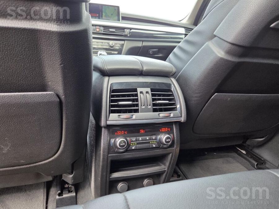BMW X5 2016 in Kuldiga, with an engine capacity of 3.00 L and mileage of 222 thousand km for 19990 €, photo 10 on AUTOMOTO.COM.LV
