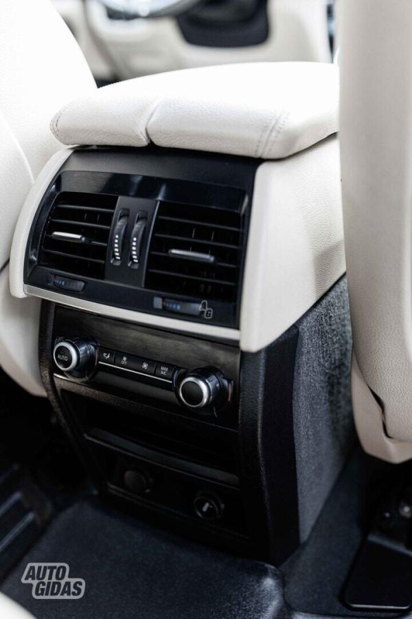 BMW X5 2016 in Klaipeda, with an engine capacity of 3.00 L and mileage of 196 thousand km for 20200 €, photo 7 on AUTOMOTO.COM.LV