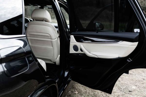 BMW X5 2016 in Klaipeda, with an engine capacity of 3.00 L and mileage of 196 thousand km for 20200 €, photo 9 on AUTOMOTO.COM.LV