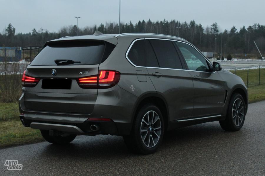 BMW X5 2017 in Avizieniai, with an engine capacity of 3.00 L and mileage of 123 thousand km for 26400 €, photo 5 on AUTOMOTO.COM.LV