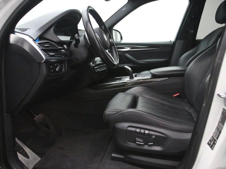 BMW X5 2017 in Vilnius, with an engine capacity of 3.00 L and mileage of 159 thousand km for 26699 €, photo 5 on AUTOMOTO.COM.LV