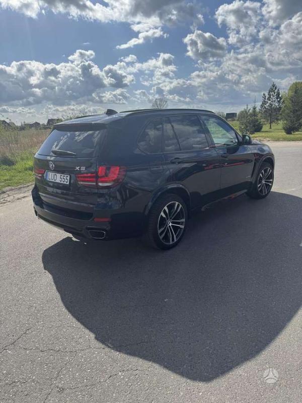 BMW X5 2017 in Kaunas, with an engine capacity of 2.99 L and mileage of 330 thousand km for 21000 €, photo 2 on AUTOMOTO.COM.LV