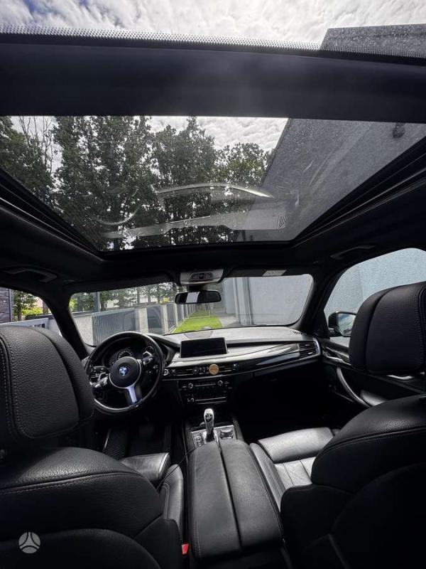BMW X5 2017 in Kaunas, with an engine capacity of 2.99 L and mileage of 330 thousand km for 21000 €, photo 5 on AUTOMOTO.COM.LV