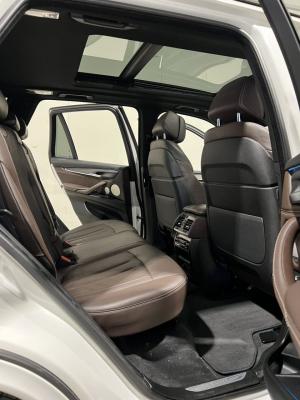 BMW X5 2017 in Klaipeda, with an engine capacity of 0.00 L and mileage of 164 thousand km for 25999 €, photo 6 on AUTOMOTO.COM.LV