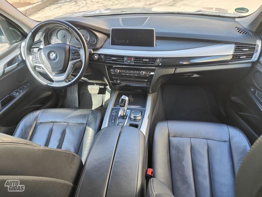BMW X5 2018 in Vilnius, with an engine capacity of 3.00 L and mileage of 315 thousand km for 17200 €, photo 11 on AUTOMOTO.COM.LV