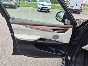 BMW X5 2018 in Panevezys, with an engine capacity of 2.00 L and mileage of 133 thousand km for 24999 €, photo 10 on AUTOMOTO.COM.LV