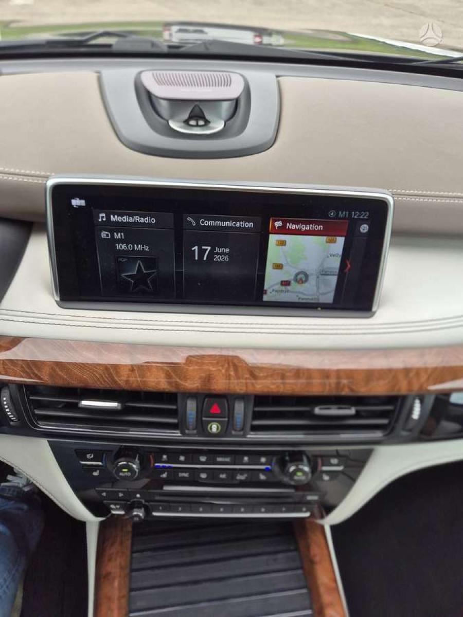 BMW X5 2018 in Panevezys, with an engine capacity of 2.00 L and mileage of 133 thousand km for 24999 €, photo 28 on AUTOMOTO.COM.LV