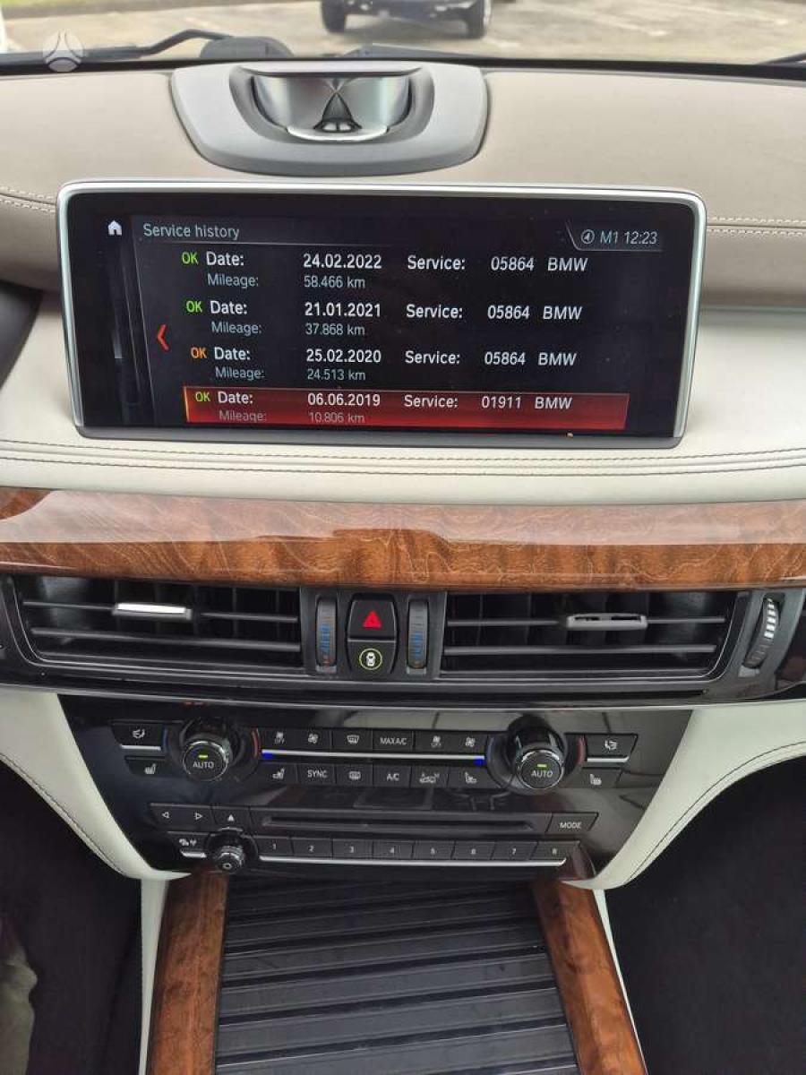 BMW X5 2018 in Panevezys, with an engine capacity of 2.00 L and mileage of 133 thousand km for 24999 €, photo 34 on AUTOMOTO.COM.LV