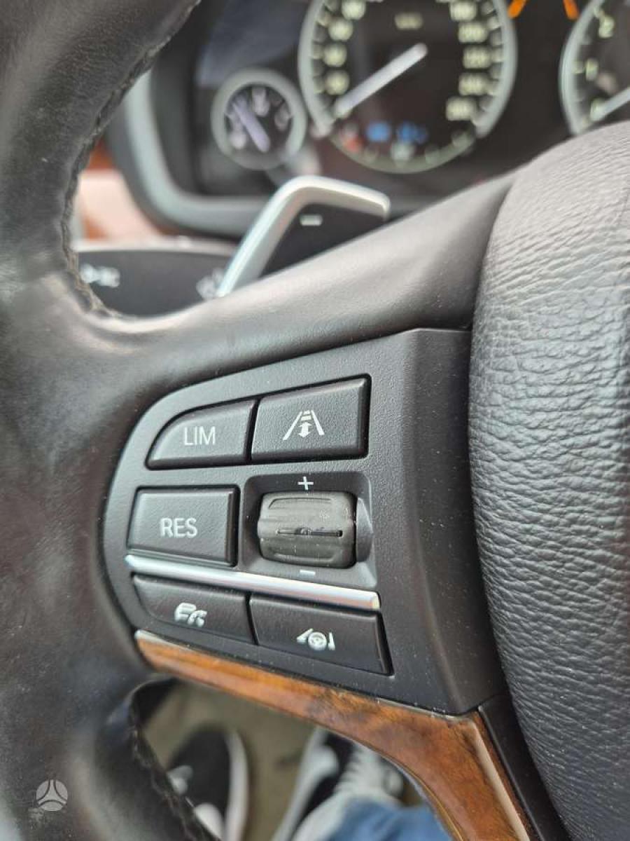 BMW X5 2018 in Panevezys, with an engine capacity of 2.00 L and mileage of 133 thousand km for 24999 €, photo 39 on AUTOMOTO.COM.LV