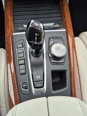 BMW X5 2018 in Panevezys, with an engine capacity of 2.00 L and mileage of 133 thousand km for 24999 €, photo 40 on AUTOMOTO.COM.LV