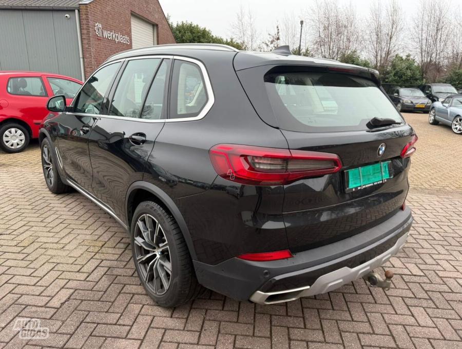 BMW X5 2019 in Ariogala, with an engine capacity of 3.00 L and mileage of 300 thousand km for 32000 €, photo 3 on AUTOMOTO.COM.LV