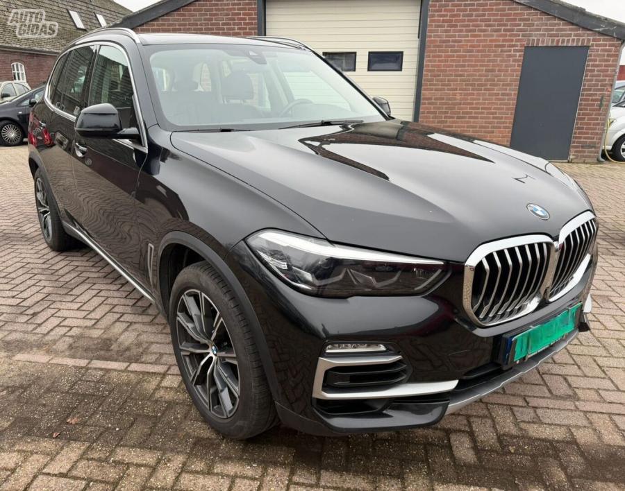 BMW X5 2019 in Ariogala, with an engine capacity of 3.00 L and mileage of 300 thousand km for 32000 €, photo 5 on AUTOMOTO.COM.LV