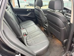 BMW X5 2019 in Ariogala, with an engine capacity of 3.00 L and mileage of 300 thousand km for 32000 €, photo 10 on AUTOMOTO.COM.LV
