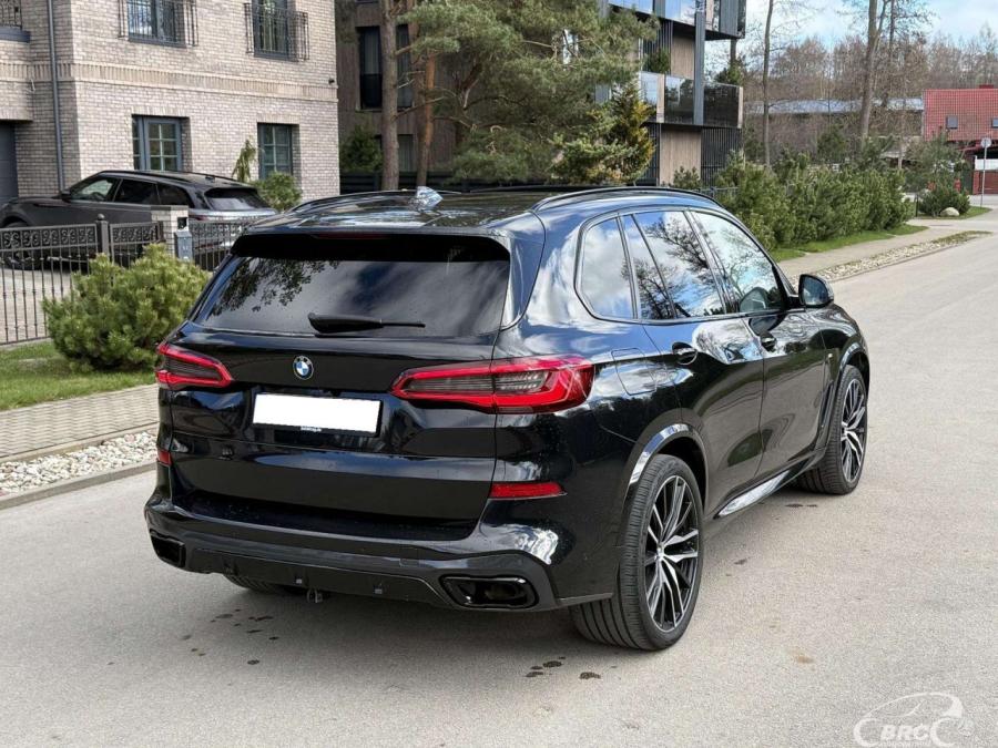 BMW X5 2019 in Klaipeda, with an engine capacity of 2.99 L and mileage of 217 thousand km for 35700 €, photo 3 on AUTOMOTO.COM.LV