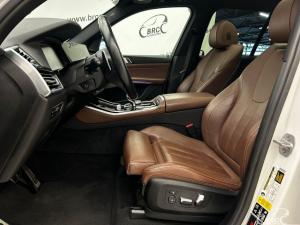 BMW X5 2019 in Vilnius, with an engine capacity of 3.00 L and mileage of 172 thousand km for 36500 €, photo 5 on AUTOMOTO.COM.LV