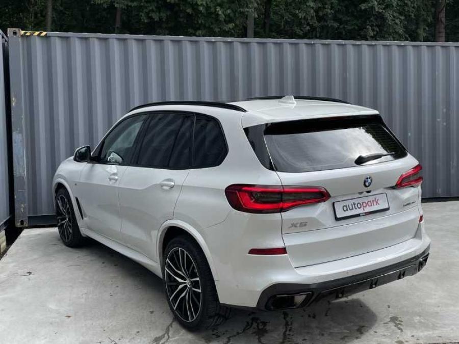 BMW X5 2019 in Vilnius, with an engine capacity of 2.99 L and mileage of 107 thousand km for 39700 €, photo 5 on AUTOMOTO.COM.LV