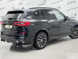 BMW X5 2019 in Vilnius, with an engine capacity of 4.40 L and mileage of 252 thousand km for 33900 €, photo 3 on AUTOMOTO.COM.LV