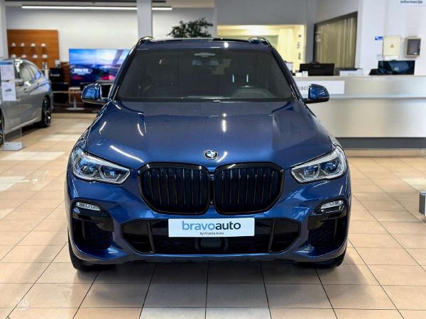 BMW X5 2021 in Klaipeda, with an engine capacity of 3.00 L and mileage of 101 thousand km for 54881 €, photo 2 on AUTOMOTO.COM.LV