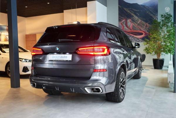 BMW X5 2021 in Kaunas, with an engine capacity of 3.00 L and mileage of 140 thousand km for 48993 €, photo 6 on AUTOMOTO.COM.LV