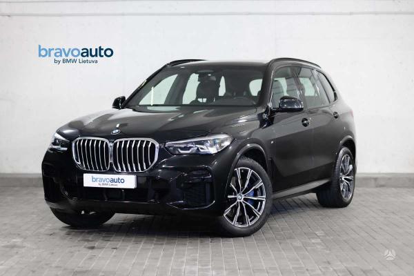 BMW X5 2023 in Vilnius, with an engine capacity of 3.00 L and mileage of 73 thousand km for 55991 €, photo 1 on AUTOMOTO.COM.LV