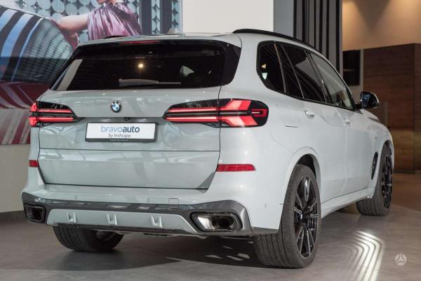 BMW X5 2023 in Kaunas, with an engine capacity of 3.00 L and mileage of 76 thousand km for 72744 €, photo 5 on AUTOMOTO.COM.LV