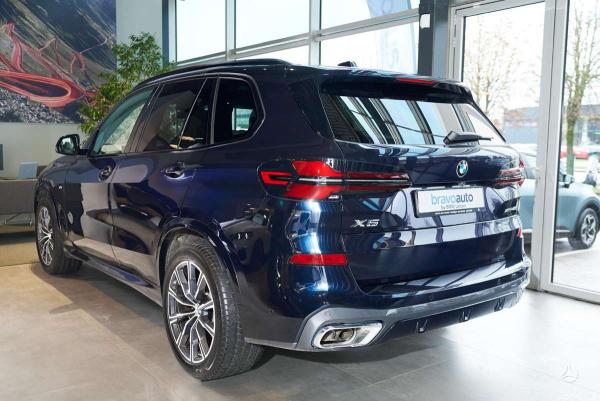BMW X5 2024 in Kaunas, with an engine capacity of 3.00 L and mileage of 30 thousand km for 71997 €, photo 4 on AUTOMOTO.COM.LV