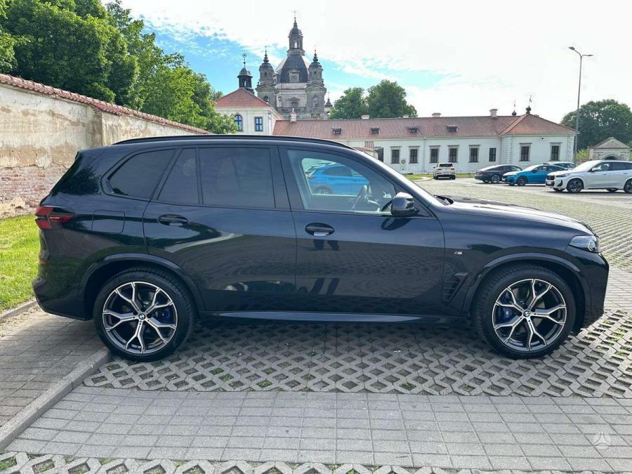 BMW X5 2024 in Kaunas, with an engine capacity of 2.99 L and mileage of 34 thousand km for 82000 €, photo 4 on AUTOMOTO.COM.LV
