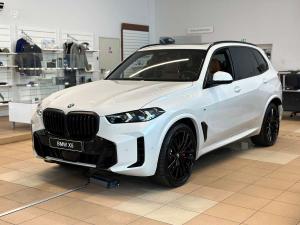 BMW X5 2025 Viļņa, ar dzinēja tilpumu 3.00 L un nobraukumu 5 tūkst. km par 96023 €, foto  vietnē AUTOMOTO.COM.LV