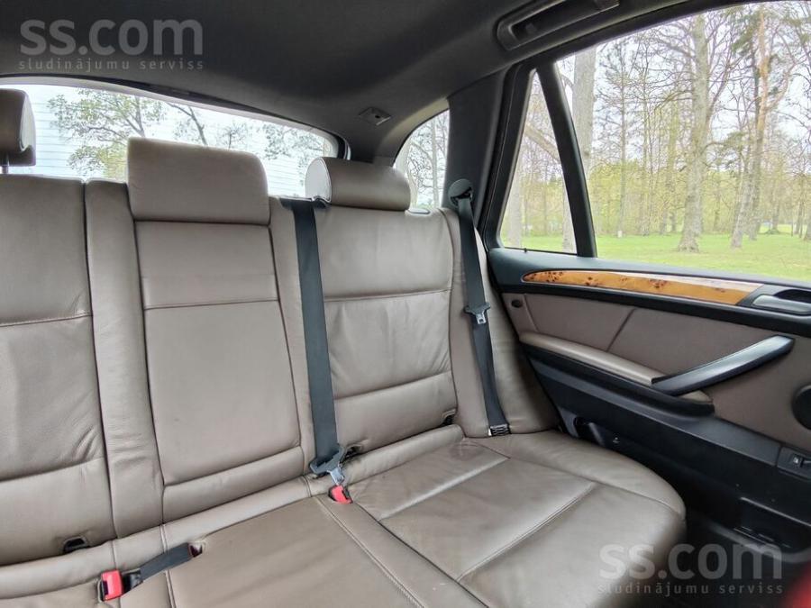 Zaļš BMW X5 2004 Tukums, ar dzinēja tilpumu 3.00 L un nobraukumu 398 tūkst. km par 3750 €, foto 13 vietnē AUTOMOTO.COM.LV