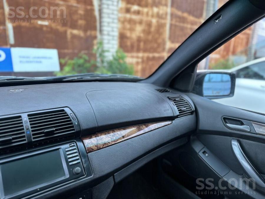Green BMW X5 2004 in Riga, with an engine capacity of 3.00 L and mileage of 308 thousand km for 3900 €, photo 15 on AUTOMOTO.COM.LV