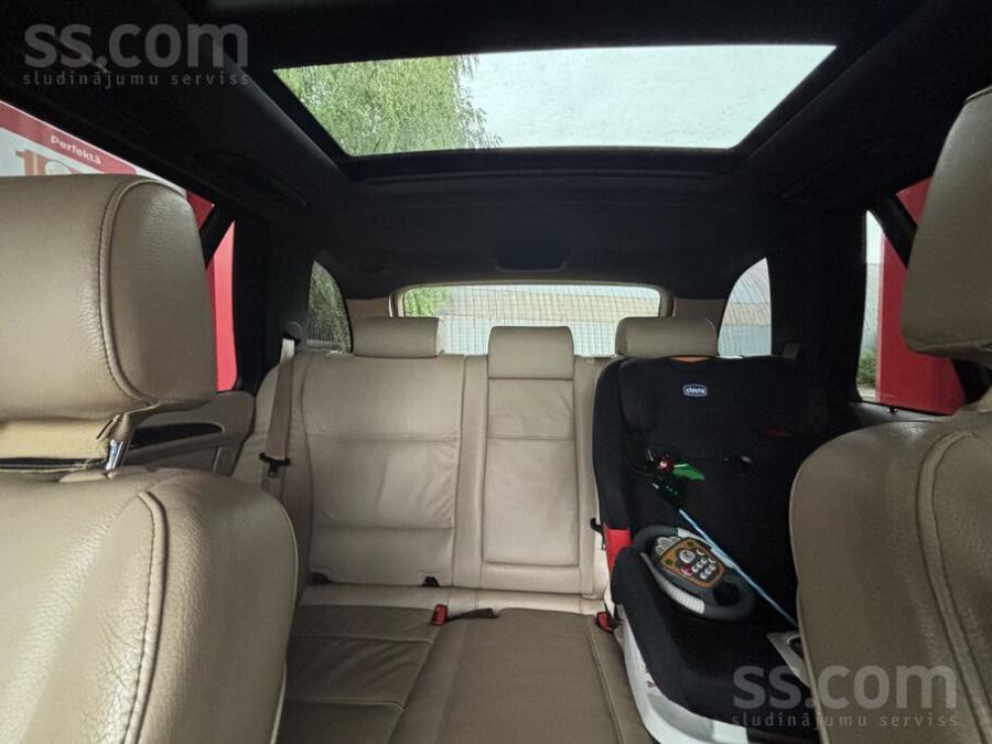 Green BMW X5 2005 in Riga, with an engine capacity of 3.00 L and mileage of 219 thousand km for 6350 €, photo 4 on AUTOMOTO.COM.LV