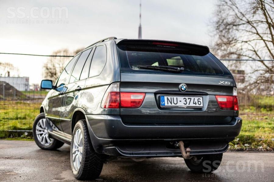 Green BMW X5 2006 in Riga, with an engine capacity of 3.00 L and mileage of 315 thousand km for 6990 €, photo 6 on AUTOMOTO.COM.LV
