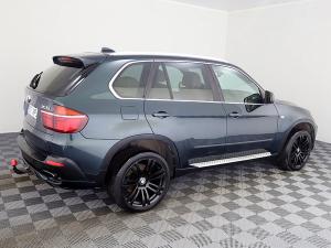 Zaļš BMW X5 2007 Tallina, ar dzinēja tilpumu 3.00 L un nobraukumu 407 tūkst. km par 3999 €, foto 4 vietnē AUTOMOTO.COM.LV