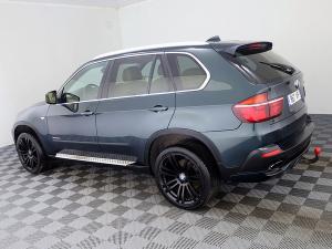 Zaļš BMW X5 2007 Tallina, ar dzinēja tilpumu 3.00 L un nobraukumu 407 tūkst. km par 3999 €, foto 5 vietnē AUTOMOTO.COM.LV