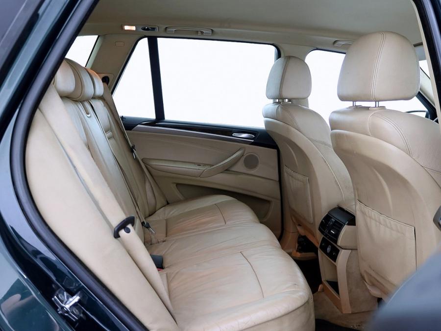 Zaļš BMW X5 2007 Tallina, ar dzinēja tilpumu 3.00 L un nobraukumu 407 tūkst. km par 3999 €, foto 15 vietnē AUTOMOTO.COM.LV