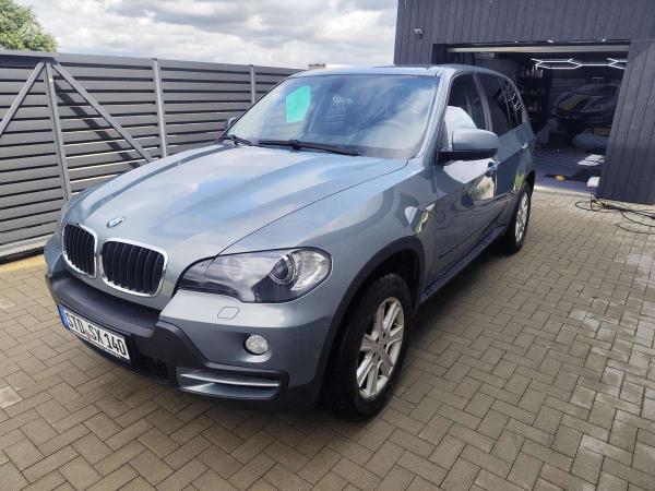 Green BMW X5 2010 in Klaipeda, with an engine capacity of 3.00 L and mileage of 315 thousand km for 6500 €, photo 1 on AUTOMOTO.COM.LV