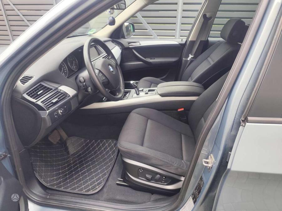 Zaļš BMW X5 2010 Klaipėda, ar dzinēja tilpumu 3.00 L un nobraukumu 315 tūkst. km par 6500 €, foto 17 vietnē AUTOMOTO.COM.LV