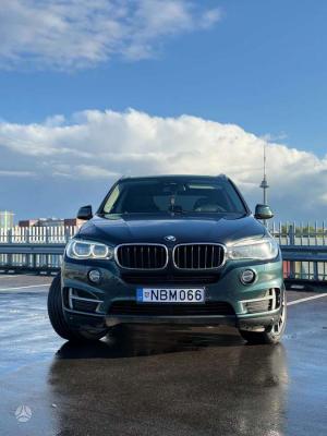 Zaļš BMW X5 2014 Viļņa, ar dzinēja tilpumu 2.99 L un nobraukumu 320 tūkst. km par 20000 €, foto  vietnē AUTOMOTO.COM.LV