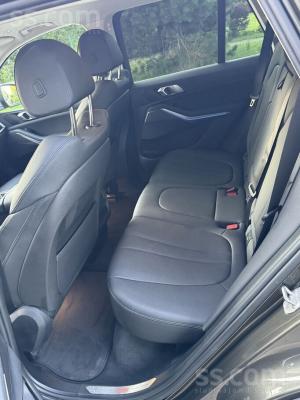 Green BMW X5 2020 in Riga, with an engine capacity of 3.00 L and mileage of 125 thousand km for 41500 €, photo 16 on AUTOMOTO.COM.LV