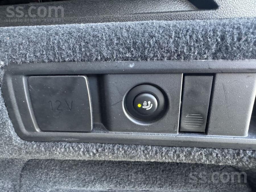Green BMW X5 2020 in Riga, with an engine capacity of 3.00 L and mileage of 125 thousand km for 41500 €, photo 18 on AUTOMOTO.COM.LV