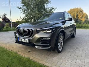 Green BMW X5 2020 in Riga, with an engine capacity of 3.00 L and mileage of 125 thousand km for 35400 €, photo 3 on AUTOMOTO.COM.LV