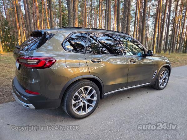 Zaļš BMW X5 2021 Elva, ar dzinēja tilpumu 3.00 L un nobraukumu 74 tūkst. km par 49500 €, foto 3 vietnē AUTOMOTO.COM.LV