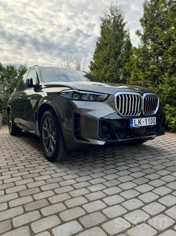 Green BMW X5 2024 in Riga, with an engine capacity of 3.00 L and mileage of 17 thousand km for 67950 €, photo 3 on AUTOMOTO.COM.LV