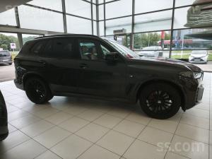 Zaļš BMW X5 2025 Rīga, ar dzinēja tilpumu 3.00 L un nobraukumu 6 tūkst. km par 84500 €, foto 4 vietnē AUTOMOTO.COM.LV