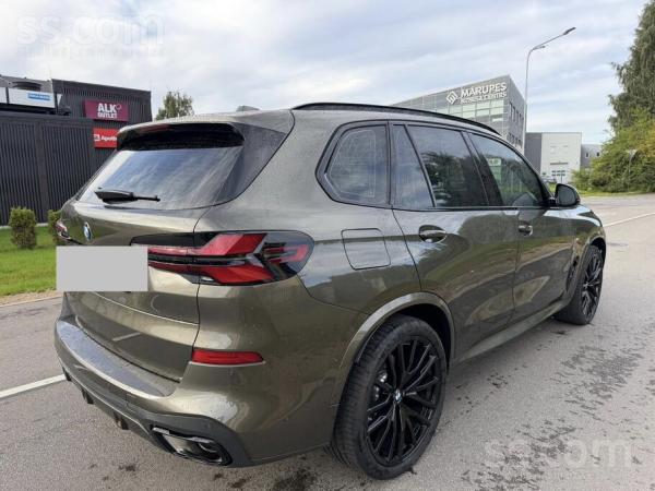 Зеленый БМВ Х5 2025 в Рига, объемом двигателя 3.00 л и пробегом 18 тыс. км за 69900 €, фото 5 на AUTOMOTO.COM.LV