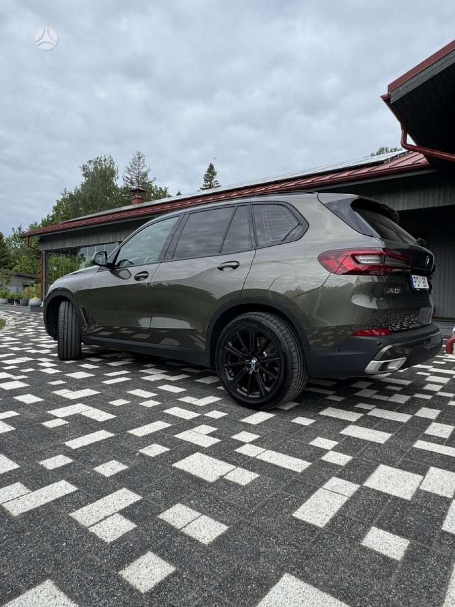 Green BMW X5 2021 in Riga, with an engine capacity of 3.00 L and mileage of 143 thousand km for 43500 €, photo 4 on AUTOMOTO.COM.LV