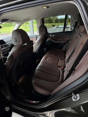 Green BMW X5 2021 in Riga, with an engine capacity of 3.00 L and mileage of 143 thousand km for 43500 €, photo 9 on AUTOMOTO.COM.LV