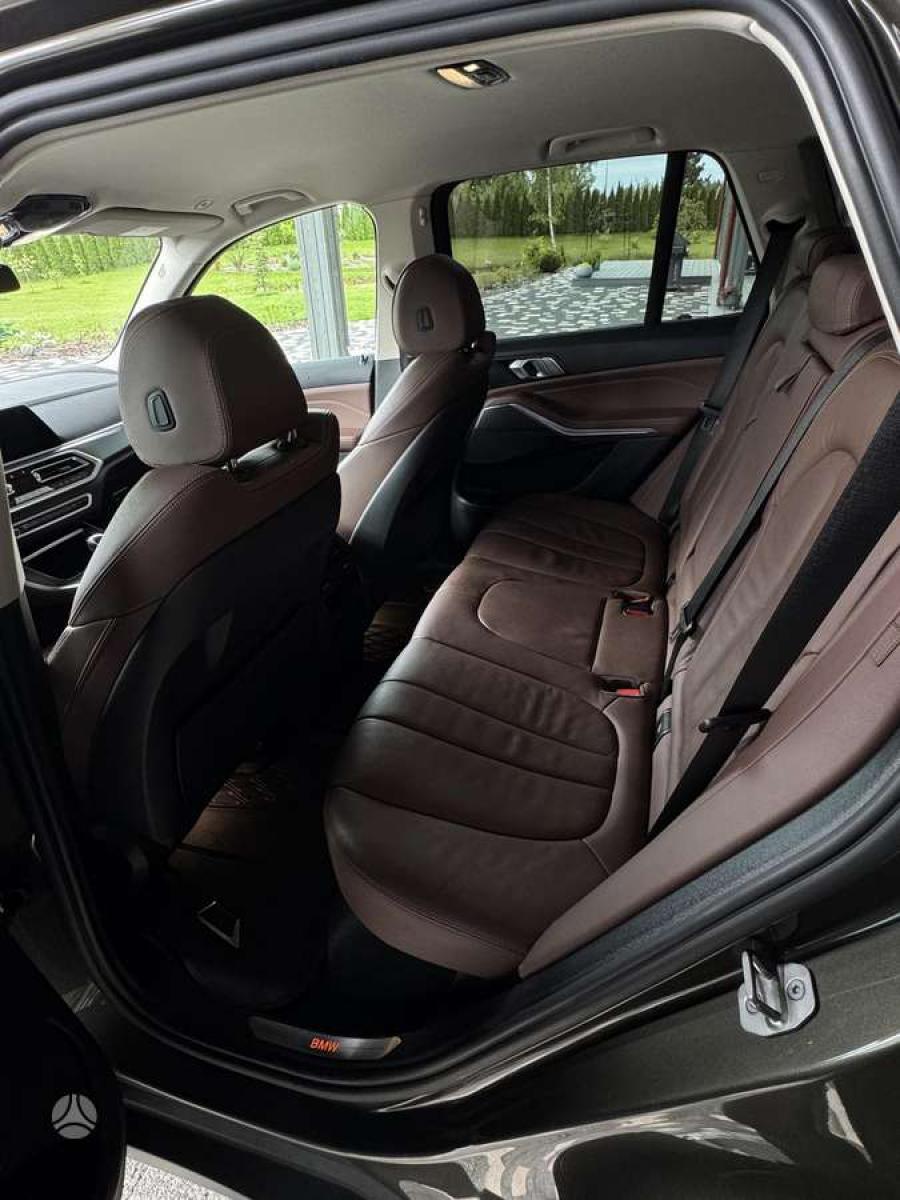 Green BMW X5 2021 in Riga, with an engine capacity of 3.00 L and mileage of 143 thousand km for 43500 €, photo 9 on AUTOMOTO.COM.LV