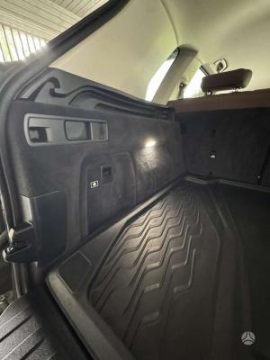 Green BMW X5 2021 in Riga, with an engine capacity of 3.00 L and mileage of 143 thousand km for 43500 €, photo 16 on AUTOMOTO.COM.LV